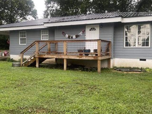 55 W Rocky St NE, White, GA 30184