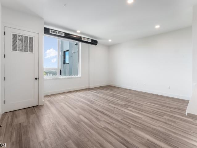 55 Washington St # 4K