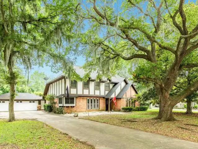 55 YAUPON CT, LAKE JACKSON, TX 77566 Single Family Residence F.