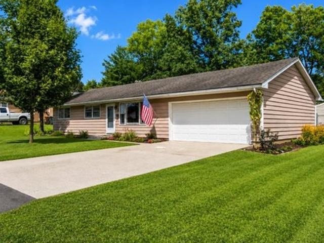 55 Apple Dr, Farmersville, OH 45325