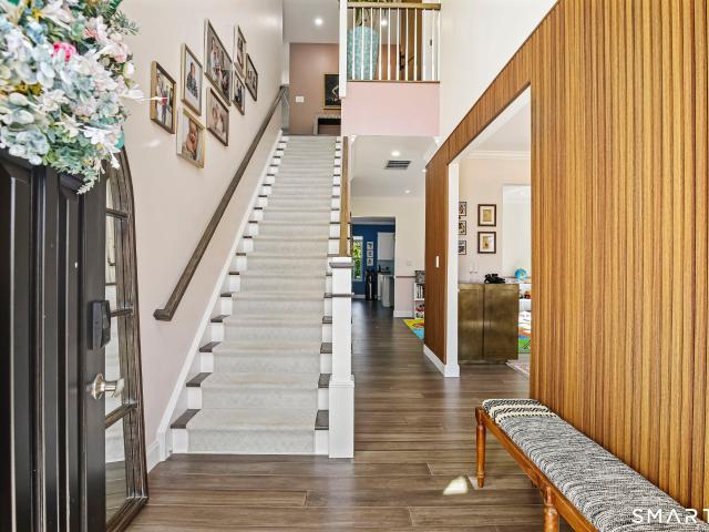 55 Arlington Rd, Stamford, CT 06902 | MLS #24166 | Compass