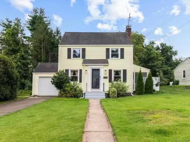 55 BENTWOOD RD, WEST HARTFORD, CT 06107 Single Family Residenc.
