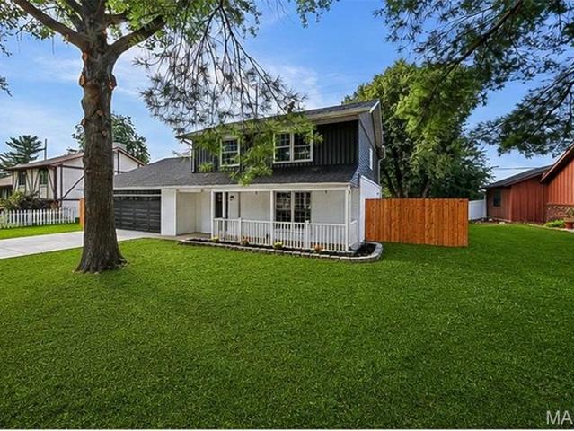 55 Blanc Lee Dr, Belleville, IL 62226