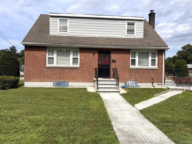 55 Canfield Ave, Yonkers, NY 10710