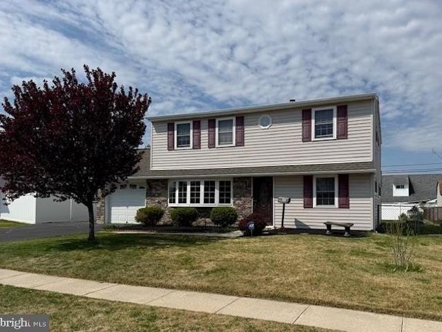 55 Canoebirch Rd, Levittown, PA 19057