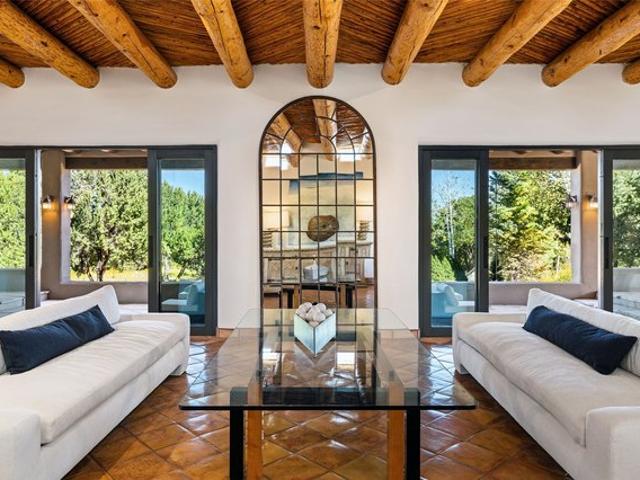 55 Calle San Martin, Santa Fe, NM 87506