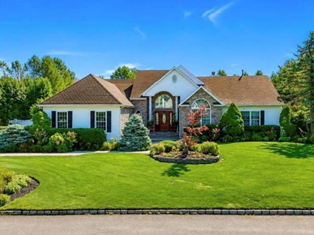 55 Casey Ln, Miller Place, NY 11766