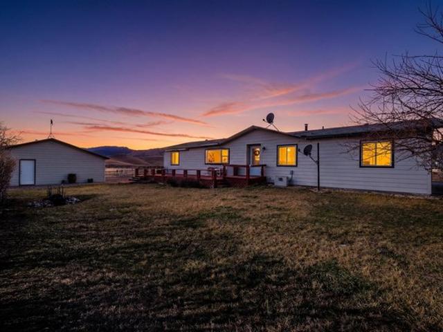 55 Columbus Rd, Parkman, WY 82838