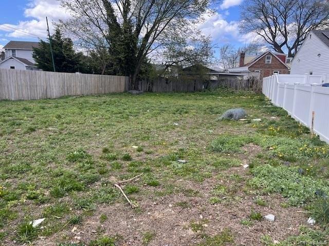 55 Corsica St, Copiague, NY 11726