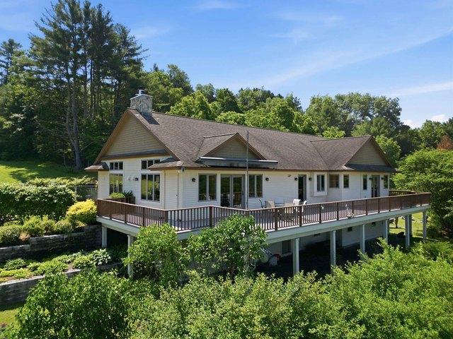 55 County Rd, Hartland, VT 05089