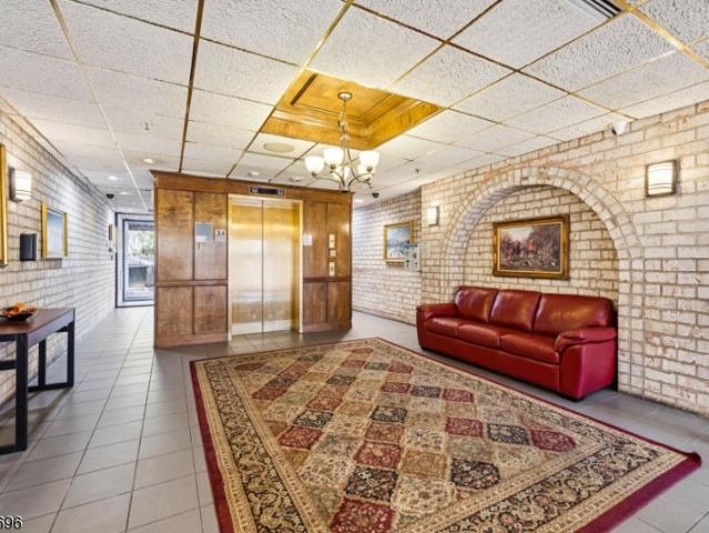 55 Clinton Pl # 510