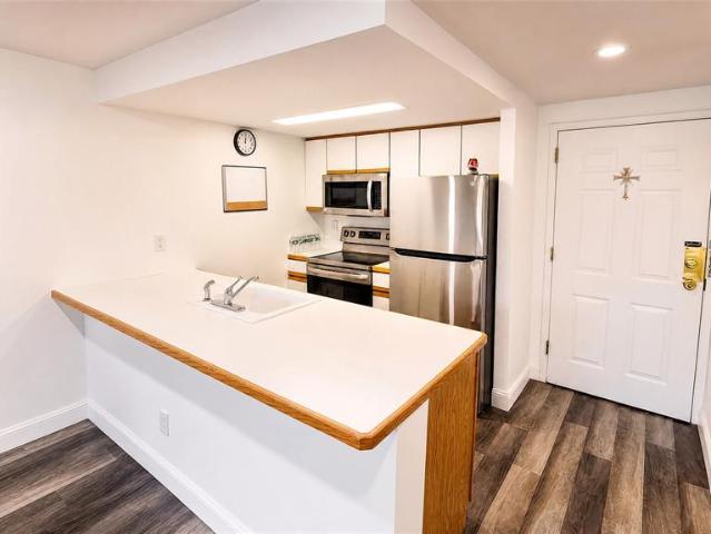 55 Clinton Place # 304