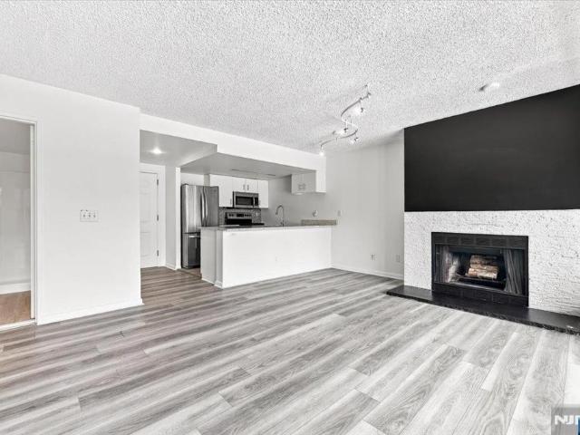 55 Clinton Place # 404