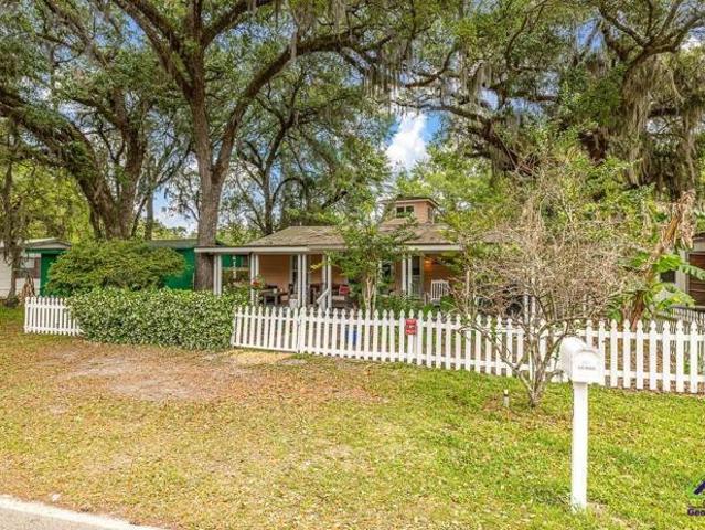55 Crooked River Dr, Woodbine, GA 31569