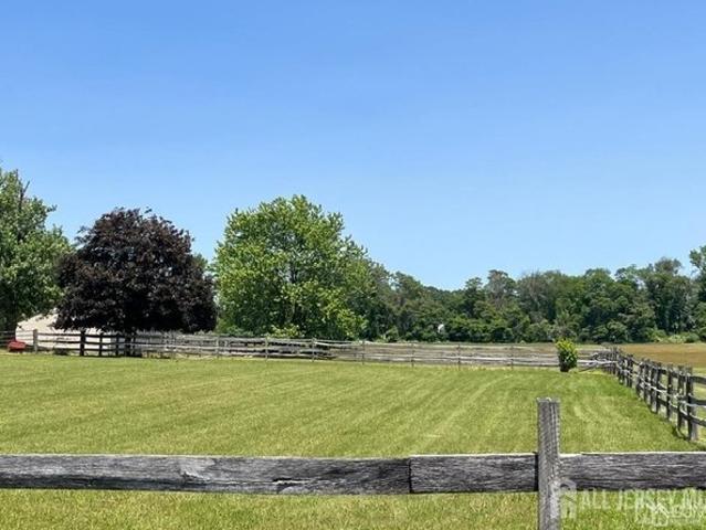 55 Davidson Mill Rd Unit B, South Brunswick, NJ 08902