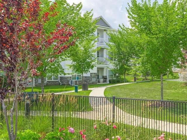 55 Dorset Crossing Dr, Simsbury, CT 06070