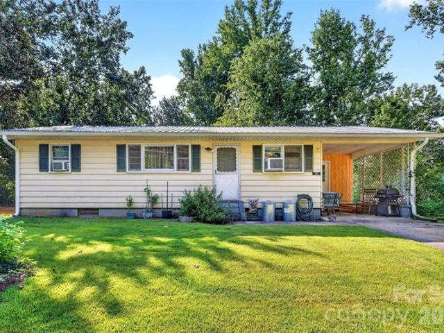 55 Edwards Dr, Nebo, NC 28761
