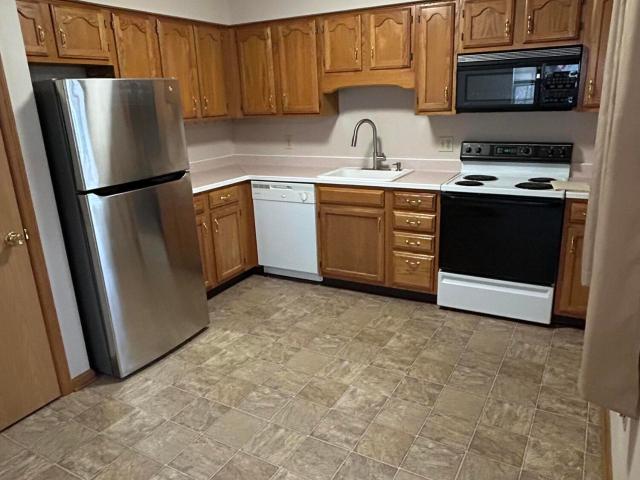 55 Elderberry Ct, Albany, NY 12203 | MLS #202613 | Compass