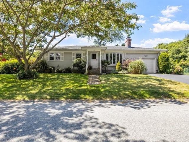 55 Evans St, Somerset, MA 02726