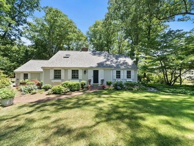 55 Fox Run Rd, Hamilton, MA 01982