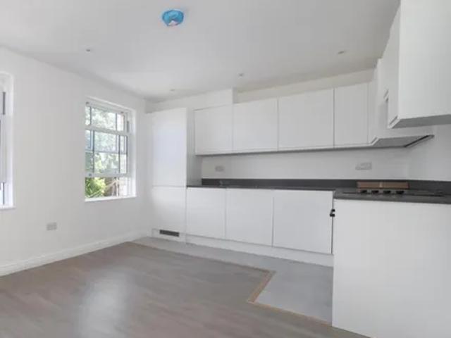 55 Flaxman Road, Myatt's Fields, Lambeth, SE5 9DH, United Kingdom | 2 bed apartment for rent #140658048 | Rentberry