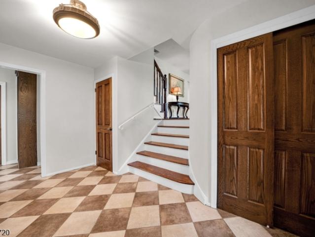 55 Gathering Rd