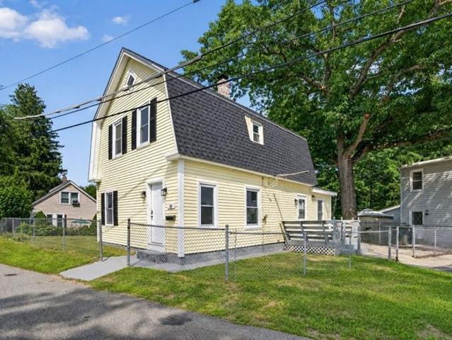 55 Grant St, Dracut, MA 01826