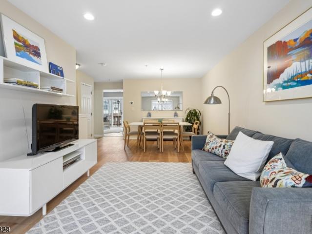 55 Greenbrook Dr