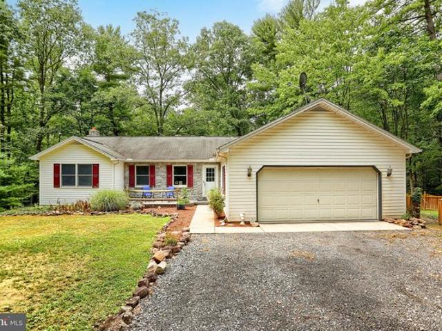 55 Horseshoe Rd, Carlisle, PA 17015