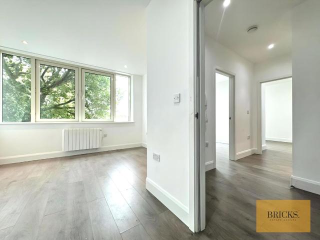 55 Key Point, High Street, Potters Bar EN6, 2 bed flat to rent, £1,575 pcm | PrimeLocation