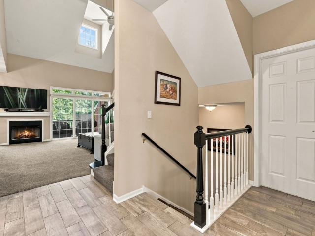 55 Lakebreeze Court