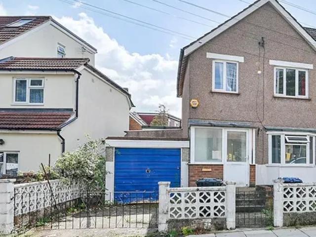 55 Long Drive, London, W3 7PD, United Kingdom | 4 bed house for rent #167547061 | Rentberry