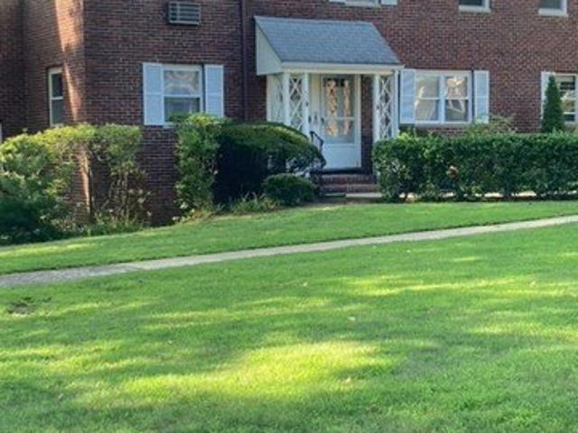 55 Manor Dr, Red Bank, NJ 07701