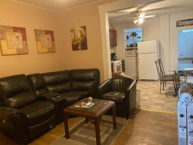 55+ Male residence private rm 2112 Ramsay St. Quie