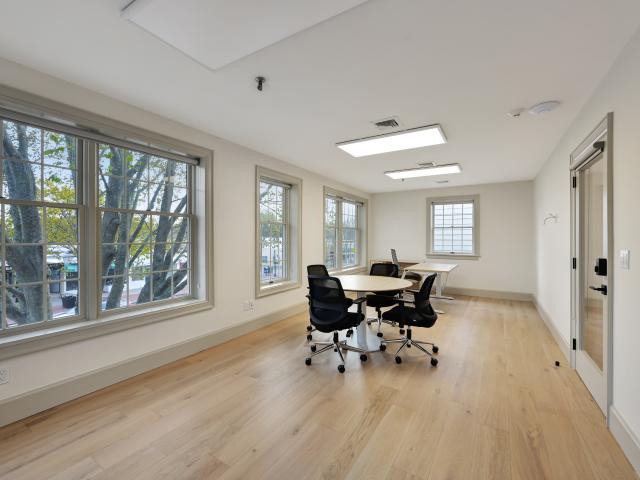 55 Newtown Ln, Unit 8, East Hampton, NY 11937 | Compass
