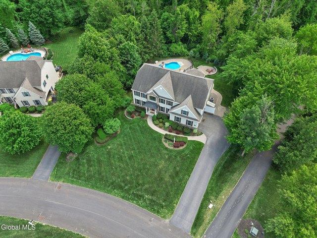 55 Outlook Dr S, Mechanicville, NY 12118