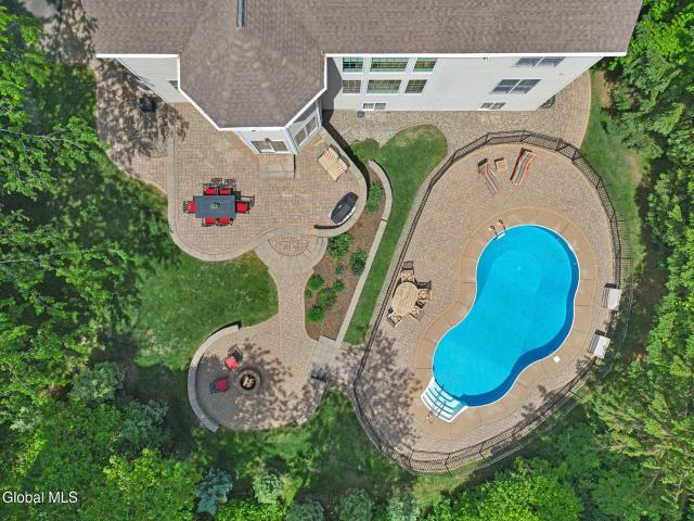 55 Outlook Drive South