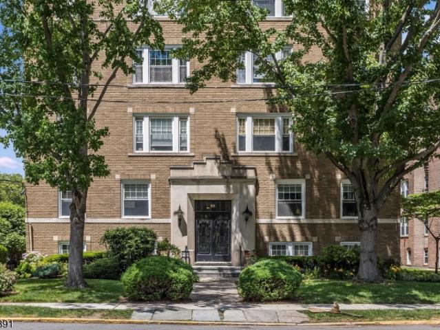 55 Park Ave # 25