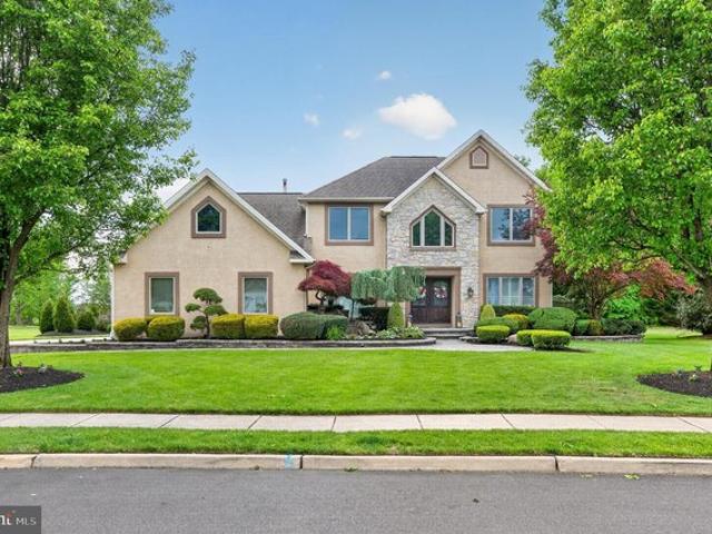 55 Parry Dr, Hainesport, NJ 08036