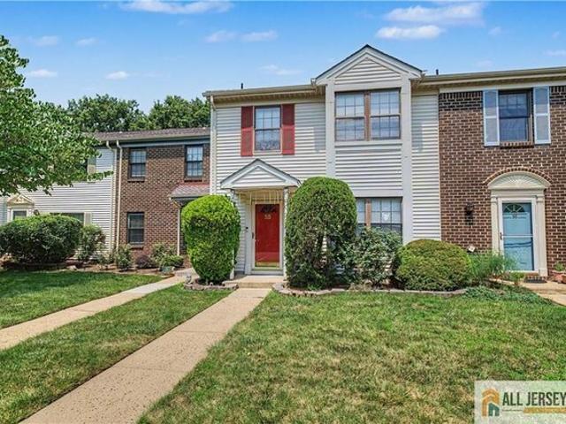 55 Pear Tree Ln, Franklin, NJ 08823