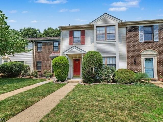 55 Pear Tree Ln, Franklin Twp, NJ 08823