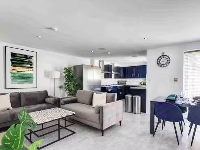 55 Portman Road, L15 2HH 6 Beds 6 Baths