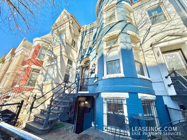 55 Quincy Place NW, 2 beds, 1 full bath