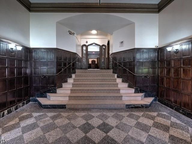 55 Randolph Pl Apt 300, City of Orange Township, NJ 07079