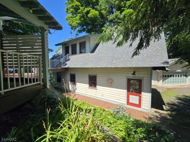 55 Raccoon Island Rd