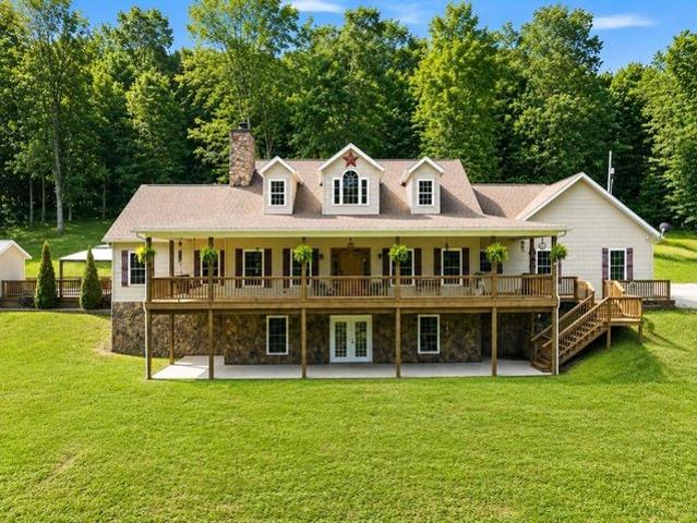 55 Rebel Rd, Triadelphia, WV 26059