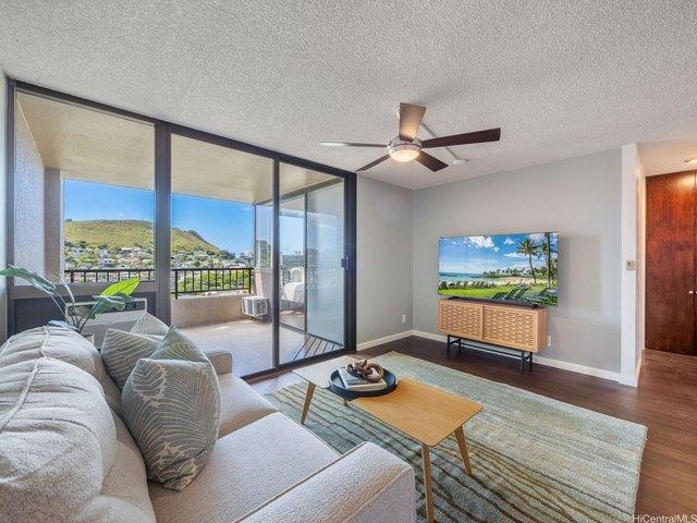 55 S Judd St Apt 1303, Honolulu, HI 96817