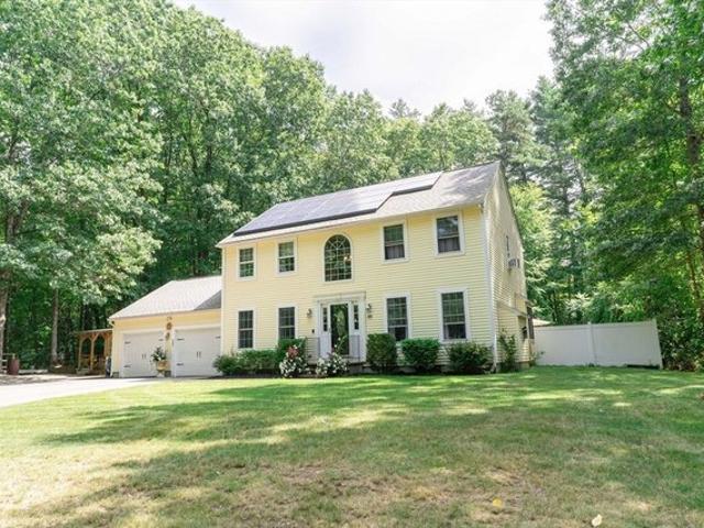 55 S Shore Dr, Sturbridge, MA 01566
