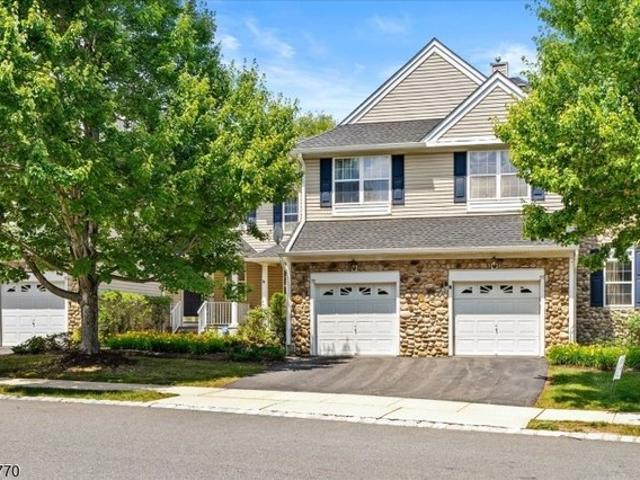 55 Scarlet Oak Dr, Montgomery Twp, NJ 08540