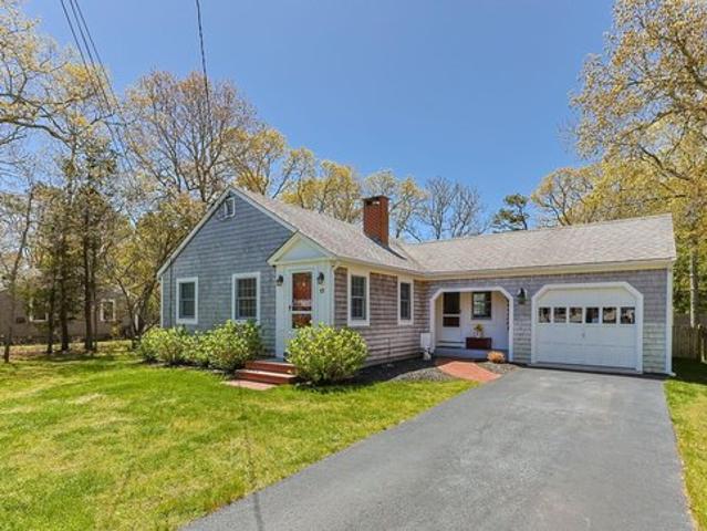 55 Scholl Ave, West Yarmouth, MA 02673